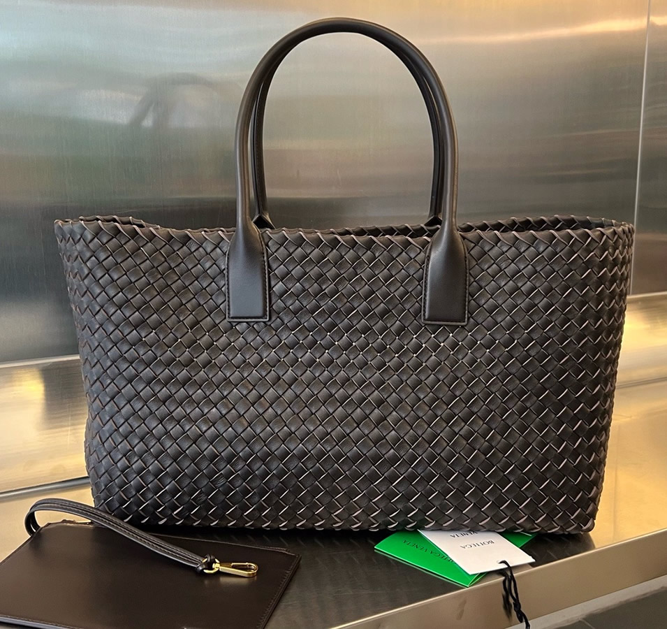 Bottega Veneta Large Cabat B608811-fondant – LuxTime DFO Handbags