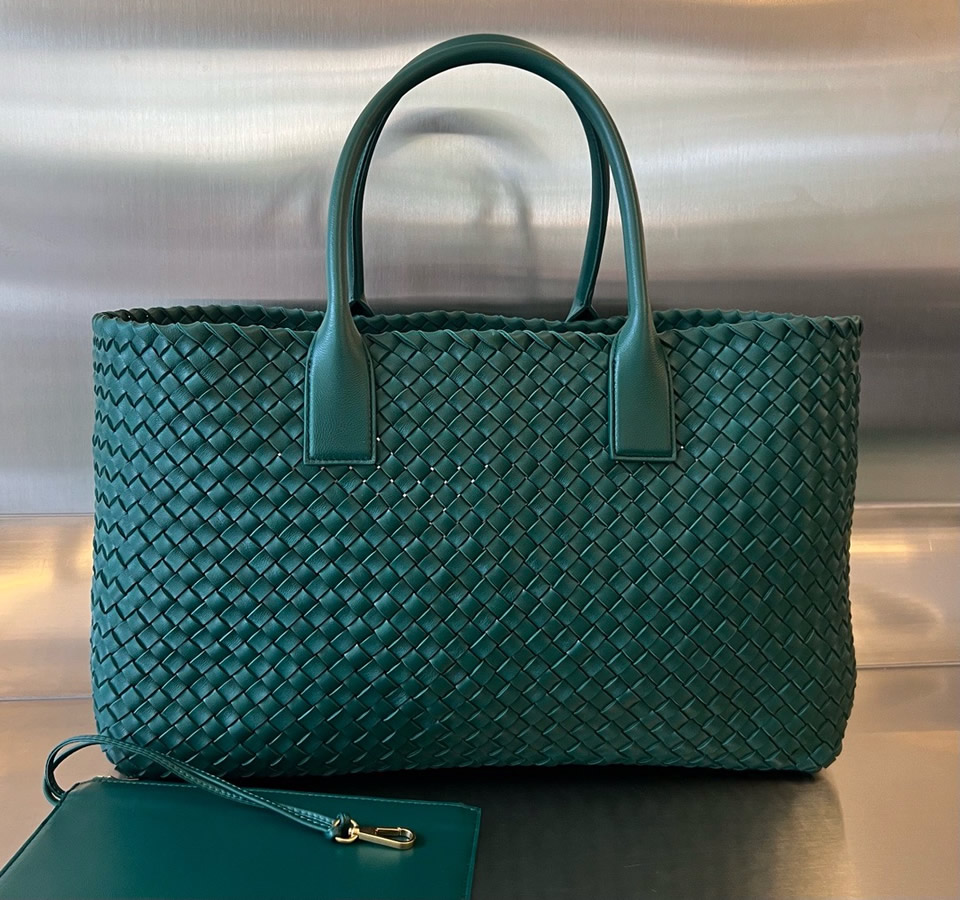 Bottega Veneta Large Cabat B608811-raintree – LuxTime DFO Handbags
